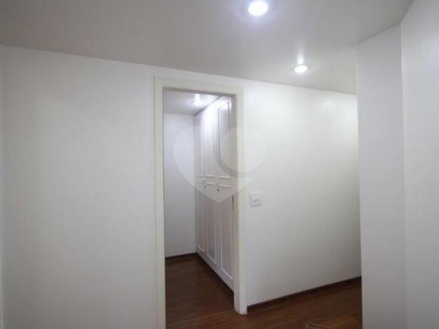 Higienopolis. rua fechada. 3 suites. 4 vagas
