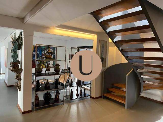 Higienópolis/Pacaembu: Cobertura 550m² 3 Suítes, 8 Vagas e Vista Espetacular do Vale do Pacaembu