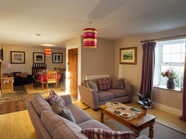 Hilton Crescent