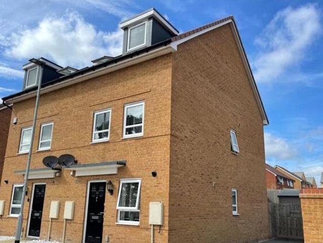 Hilton Crescent, Hullbridge, 3 Bedroom Semi detached