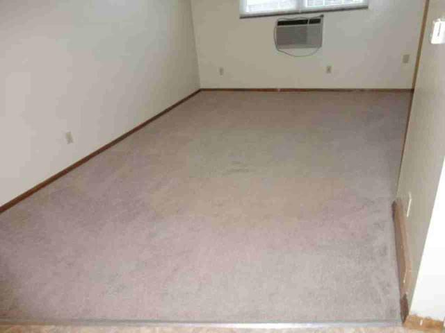 Hilton Arms LLC 1 Bedroom Apartment for Rent at 4739 Hilton Ave, Columbus, OH 43228