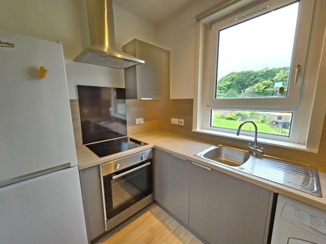 Hilton Drive, Hilton, Aberdeen AB24, 2 bed flat to rent, £700 pcm | PrimeLocation