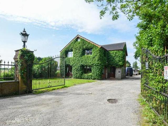 Hiltons Farm house, Jane Lane, 4 Bedroom Detached
