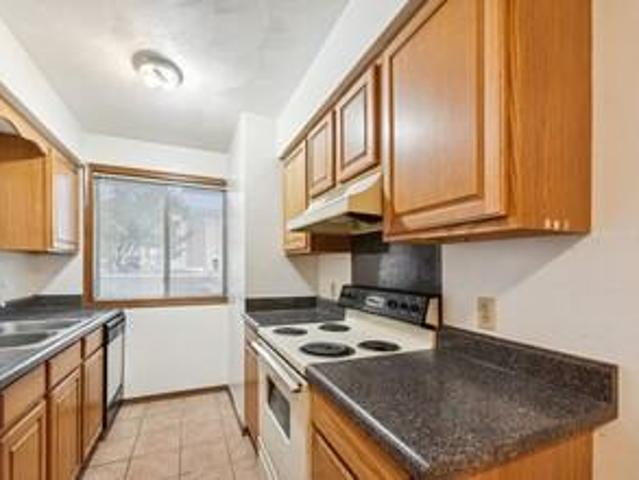 Hiland Flatz 2 Bedroom Apartment for Rent at 2901 Mersey Ln, Lansing, MI 48911 Averill Woods