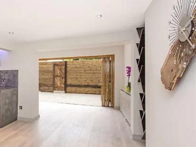 Hilary Close, London, SW6 1EA, United Kingdom | 2 bed apartment for rent #139269194 | Rentberry
