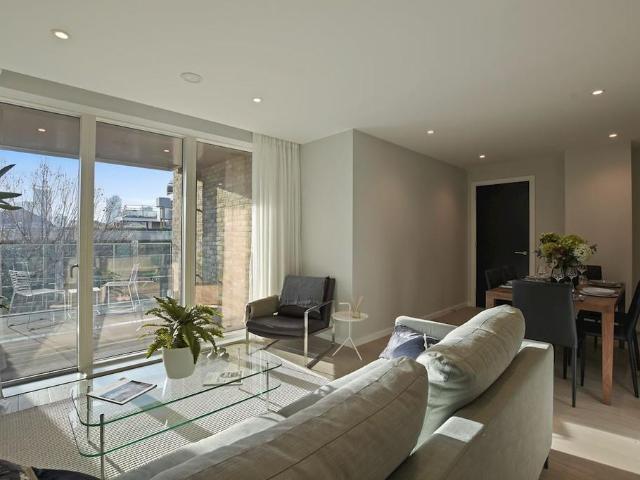 Hilary Mews, London Bridge 3 bed apartment to rent £4,983 pcm £1,150 pw