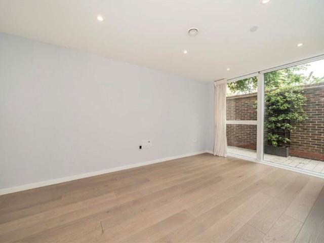Hilary Mews, SE1, London