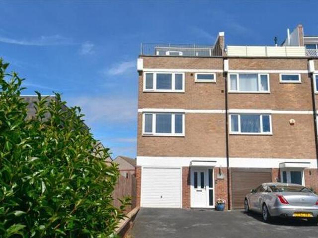 Hilbre Court, South Parade, 3 Bedroom End