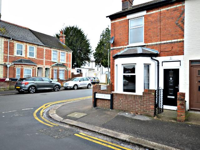 Hilcot Road, Reading RG30, 3 bed end terrace house to rent, £1,500 pcm | PrimeLocation