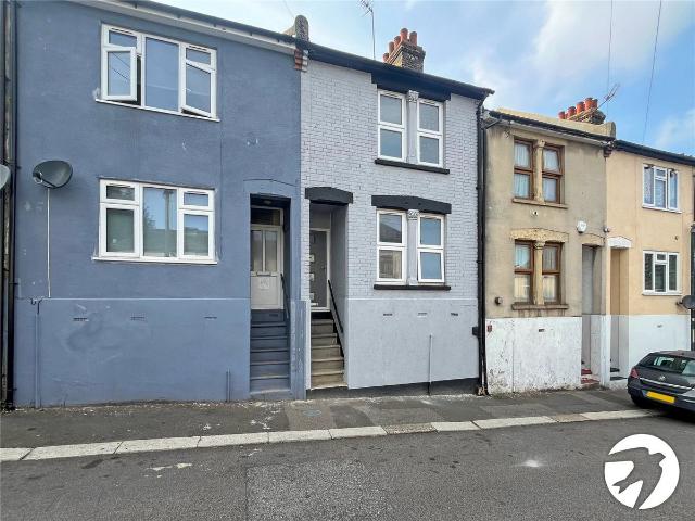 Hilda Road, Chatham, Kent ME4, 3 bed terraced house to rent, £1,350 pcm | PrimeLocation