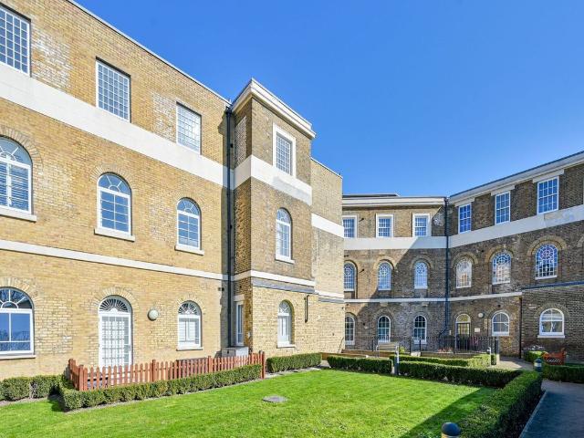 Hilda Road, Southall UB2, 2 bed flat to rent, £2,100 pcm | PrimeLocation