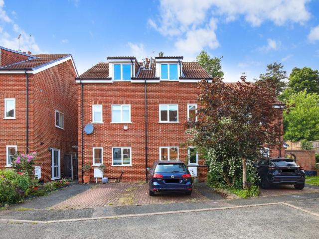 Hildenlea Place, Bromley BR2, 3 bed semi detached house to rent, £2,750 pcm | PrimeLocation
