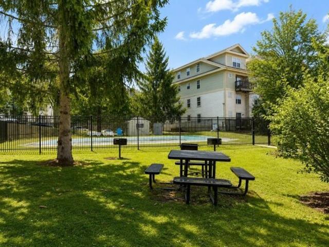 Hildred Dr, Burlington, Condo For Sale