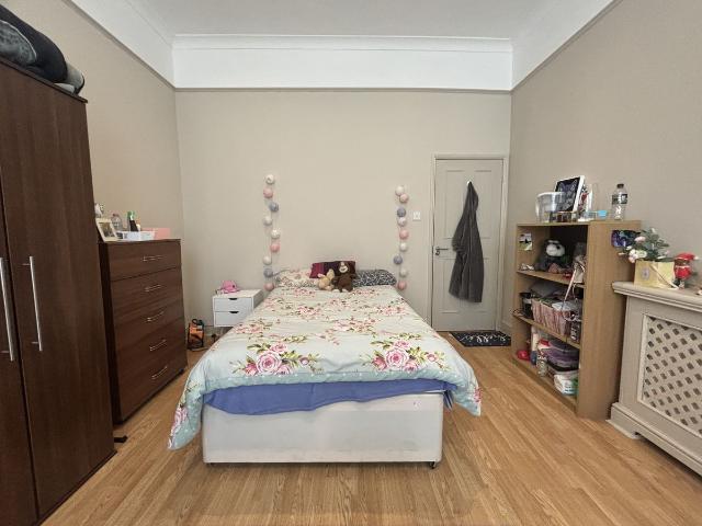 Hildyard Road, London SW6, 3 bed shared accommodation to rent, £2,650 pcm | PrimeLocation