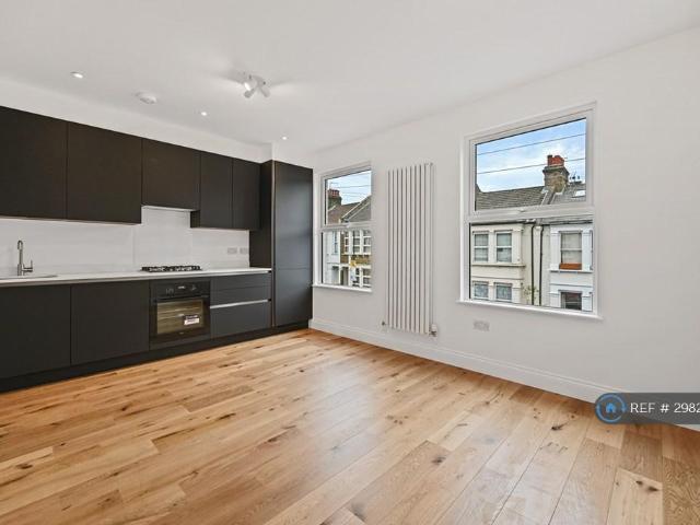 Hiley Road, London, NW10 2 bed flat to rent £2,375 pcm £548 pw