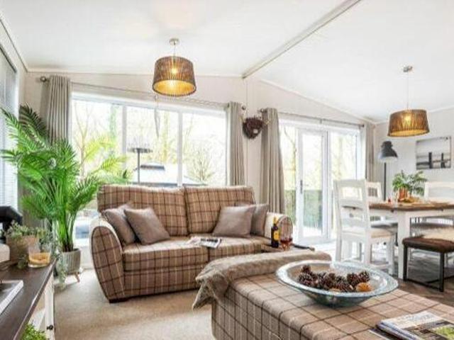 Hill Of Oaks Caravan & Lodge Park, The Dell, Lake Road, 2 Bedroom Lodge