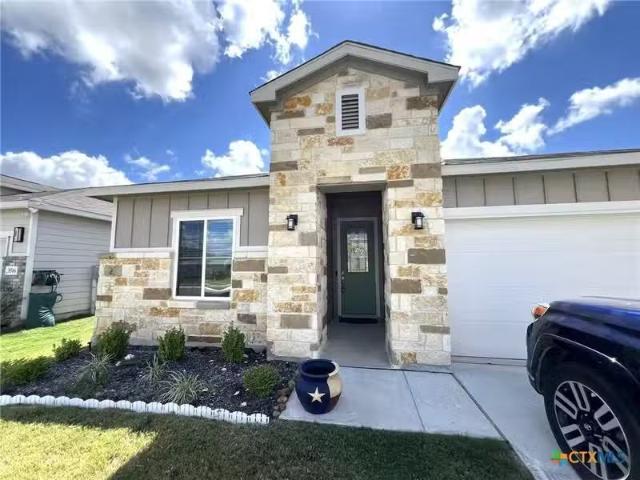 Hill Country, Single Family Residence Seguin, TX 3512 Donal.
