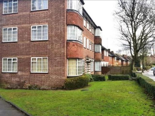 Hill Court, Ealing, London, W5 2 bed flat to rent £1,900 pcm £438 pw