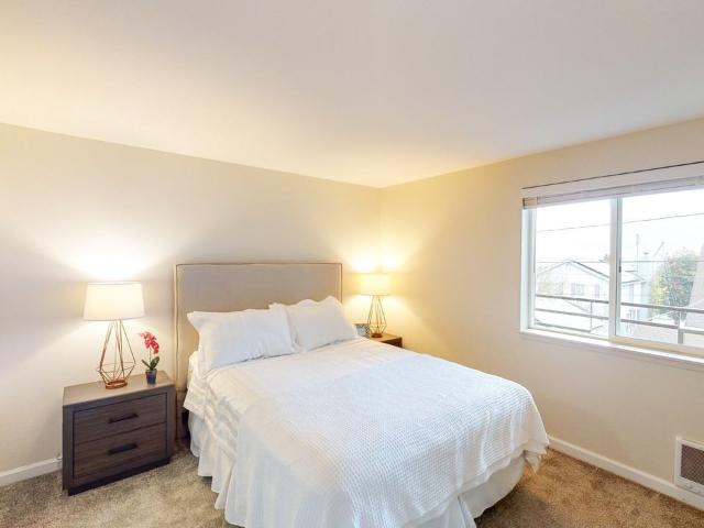 Hill Crest Apartment Homes 1 Bedroom Apartment for Rent at 7524 35th Ave Sw, Seattle, WA 98126 Roxhill
