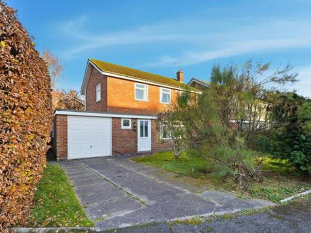 Hill Drive, Handforth, 3 Bedroom Detached