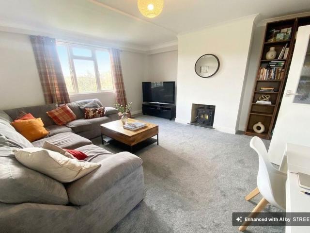 Hill Lane, Southampton SO15 2 bed flat to rent £1,395 pcm £322 pw