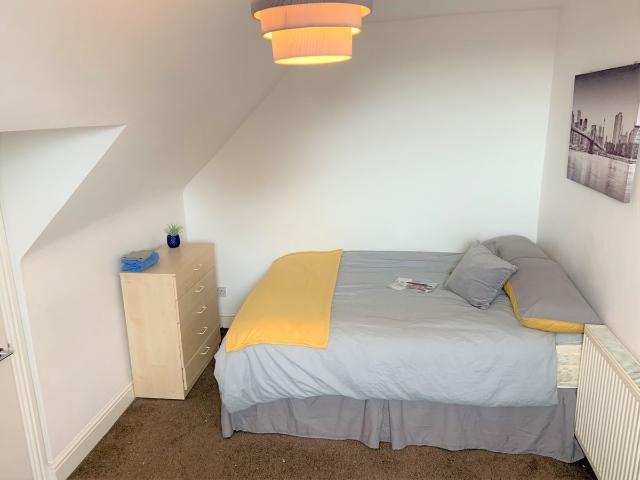 Hill Lane, Southampton SO15, Room to rent, £545 pcm | PrimeLocation