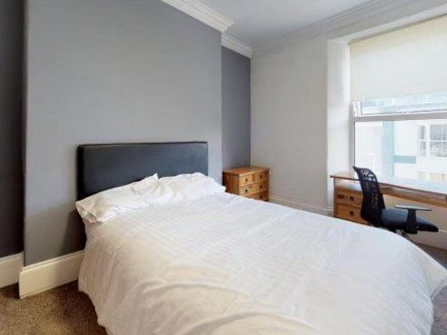 Hill Park Crescent, Plymouth, Plymouth PL4, 5 bed shared accommodation to rent, £607 pppm | PrimeLocation