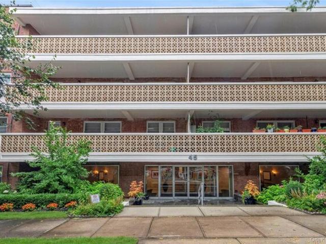 Hill Park Ave Apt D, Great Neck, Property For Sale