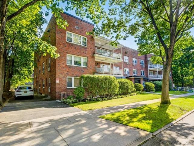 Hill Park Ave Apt F, Great Neck, Property For Sale