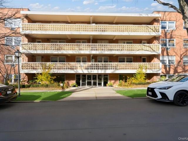 Hill Park Ave Apt Pr, Great Neck, Property For Sale