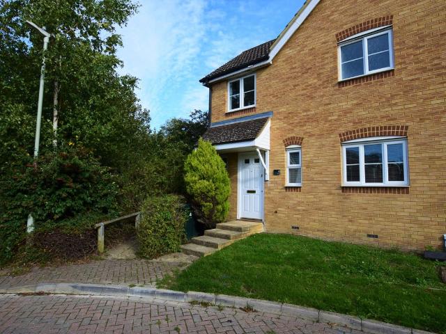 Hill Rise, Ashford, Kent TN25, 1 bed terraced house to rent, £1,000 pcm | PrimeLocation