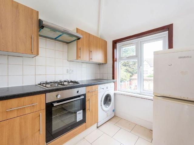 Hill Rise, Greenford UB6, 1 bed maisonette to rent, £1,400 pcm | PrimeLocation