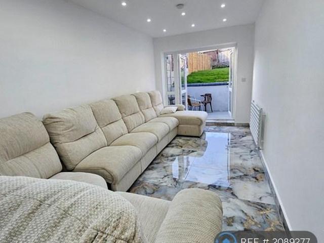 Hill Rise, Dartford, DA2 5 bed semi detached house to rent £2,550 pcm £588 pw