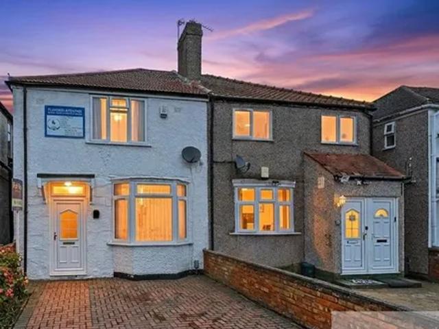 Hill Rise, London, UB6 8PP, United Kingdom | 3 bed duplex for rent #121375744 | Rentberry