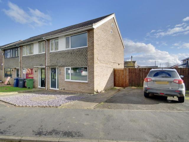Hill Rise, St. Ives PE27, 3 bed end terrace house to rent, £1,395 pcm | PrimeLocation