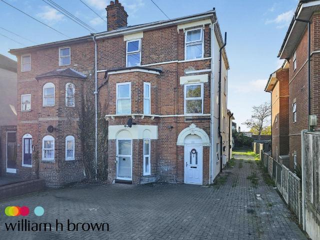 Hill Road, Harwich CO12, 2 bed flat to rent, £825 pcm | PrimeLocation
