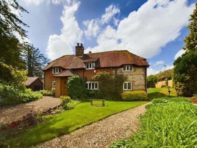 Hill Road, Oakley, 3 Bedroom House