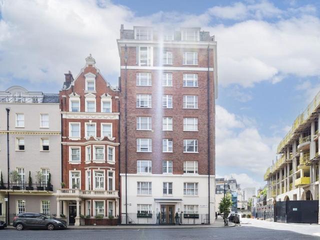 Hill Street, W1, Mayfair, London, W1J 1 bed flat to rent £3,034 pcm £700 pw