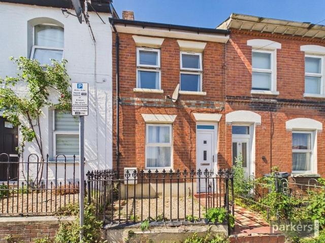 Hill Street, Berkshire RG1 3 bed terraced house to rent £1,550 pcm £358 pw