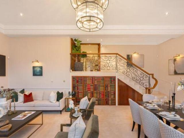 Hill Street, London, 3 Bedroom Apartment