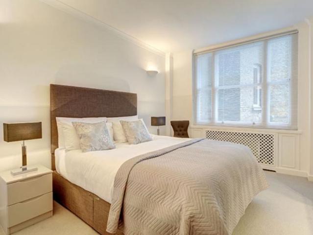 Hill Street, London 1 bed apartment to rent £3,120 pcm £720 pw