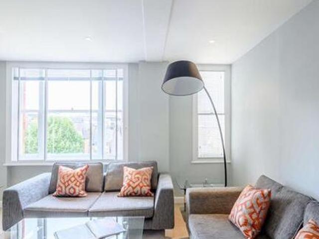Hill Street, London, 2 Bedroom Flat