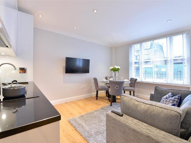 Hill Street, London W1J Studio to rent £3,120 pcm £720 pw
