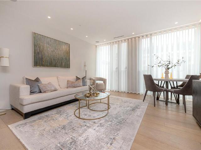 Hill Street, London W1J 2 bed apartment to rent £7,432 pcm £1,715 pw