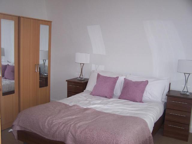Hill Street, London W1J 2 bed flat to rent £4,420 pcm £1,020 pw