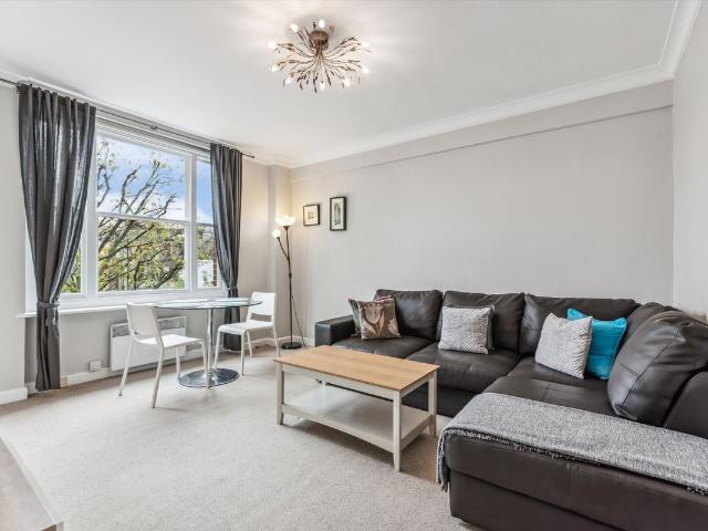 Hill Street, Mayfair, London W1J, 1 bed flat to rent, £3,000 pcm | PrimeLocation