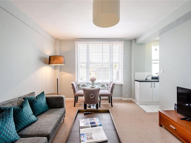 Hill Street, Mayfair, London W1J, 1 bed flat to rent, £3,207 pcm | PrimeLocation