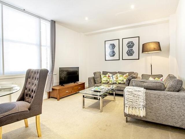 Hill Street, Mayfair, London, W1J 1 bed flat to rent £3,727 pcm £860 pw