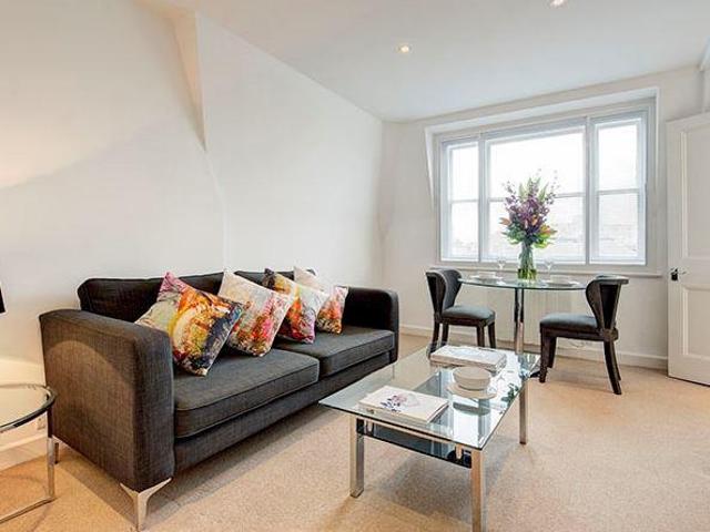 Hill Street, Mayfair, London, W1J Studio to rent £2,730 pcm £630 pw