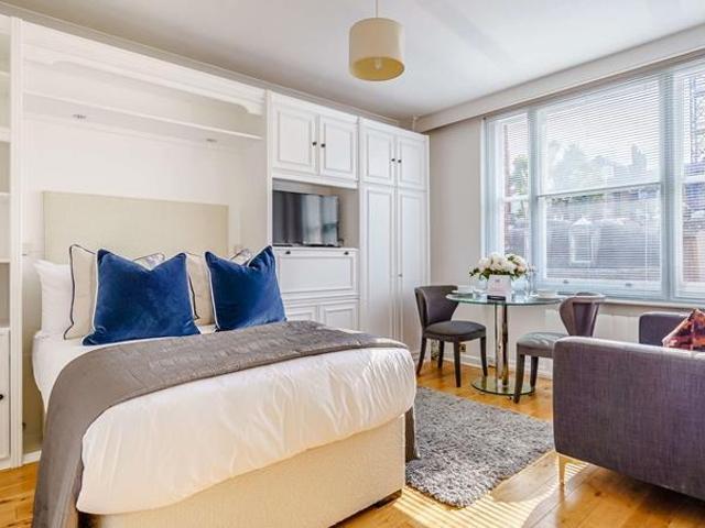 Hill Street, Mayfair, London, W1J Studio to rent £2,730 pcm £630 pw